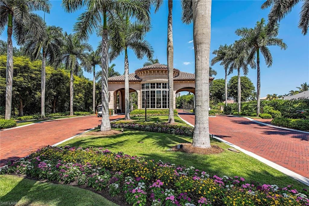 Bay Colony Condos For Sale - Luxury Condos in Bay Colony Naples FL.